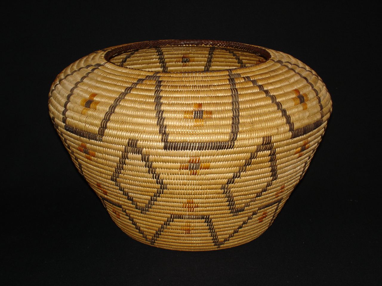 Panamint/Shoshone bowl || GeneQuintana.com